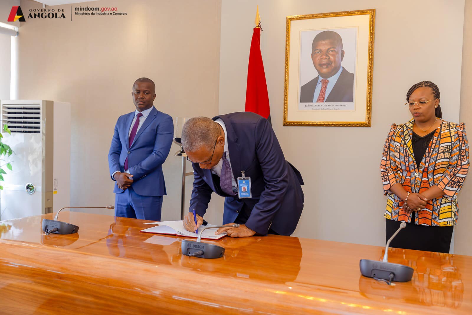 𝐍𝐎𝐕𝐎 𝐂𝐎𝐍𝐒𝐄𝐋𝐇𝐎 𝐃𝐄 𝐀𝐃𝐌𝐈𝐍𝐈𝐒𝐓𝐑𝐀ÇÃ𝐎 𝐃𝐎 𝐄𝐍𝐓𝐑𝐄𝐏𝐎𝐒𝐓𝐎 𝐀𝐃𝐔𝐀𝐍𝐄𝐈𝐑𝐎 𝐃𝐄 𝐀𝐍𝐆𝐎𝐋𝐀 ...